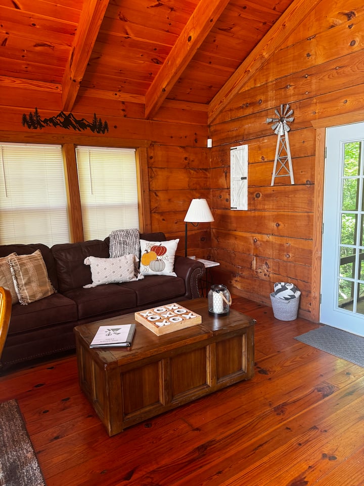 Mountain Time ! Hot Tub Minutes To Downtown Helen - Sautee Nacoochee, GA