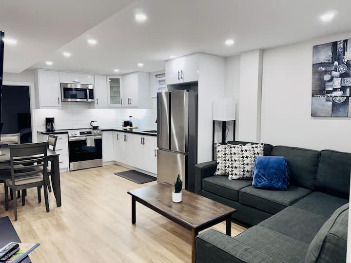 2br Private Suite | Free Parking | Near Hwy 404 - Richmond Hill