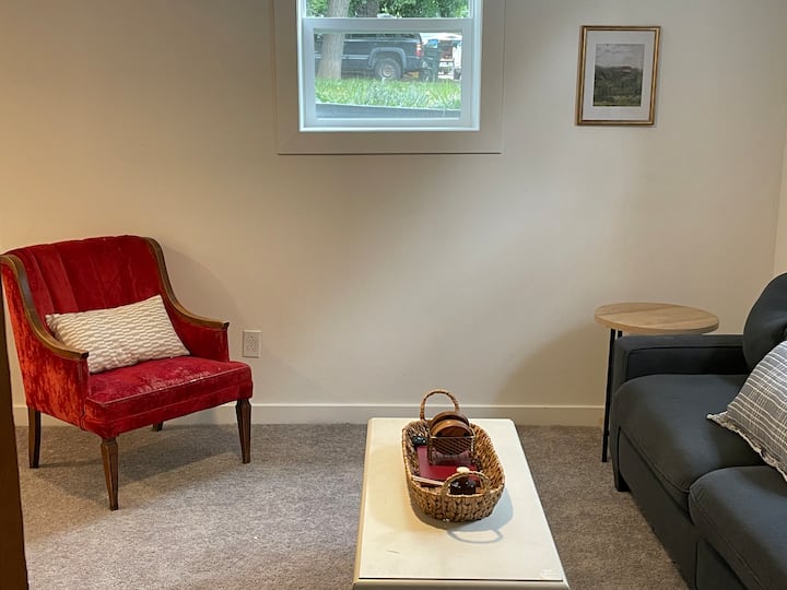 Bright Apt In Billings - Billings, MT