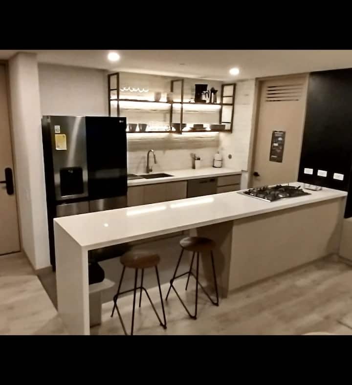 4th-floor-luxury-high-2br>pool>gym-bbq> - Medellín