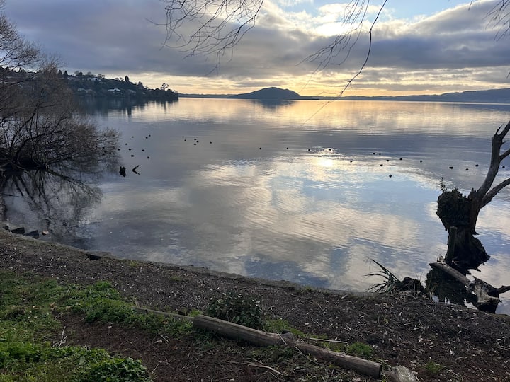 Koutu Hideaway By The Lake - Rotorua