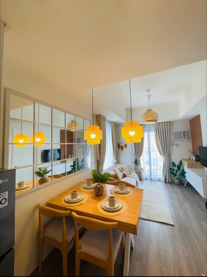 1br/walk To It Park/pool View/fast Wifi+netflix - Cebu City