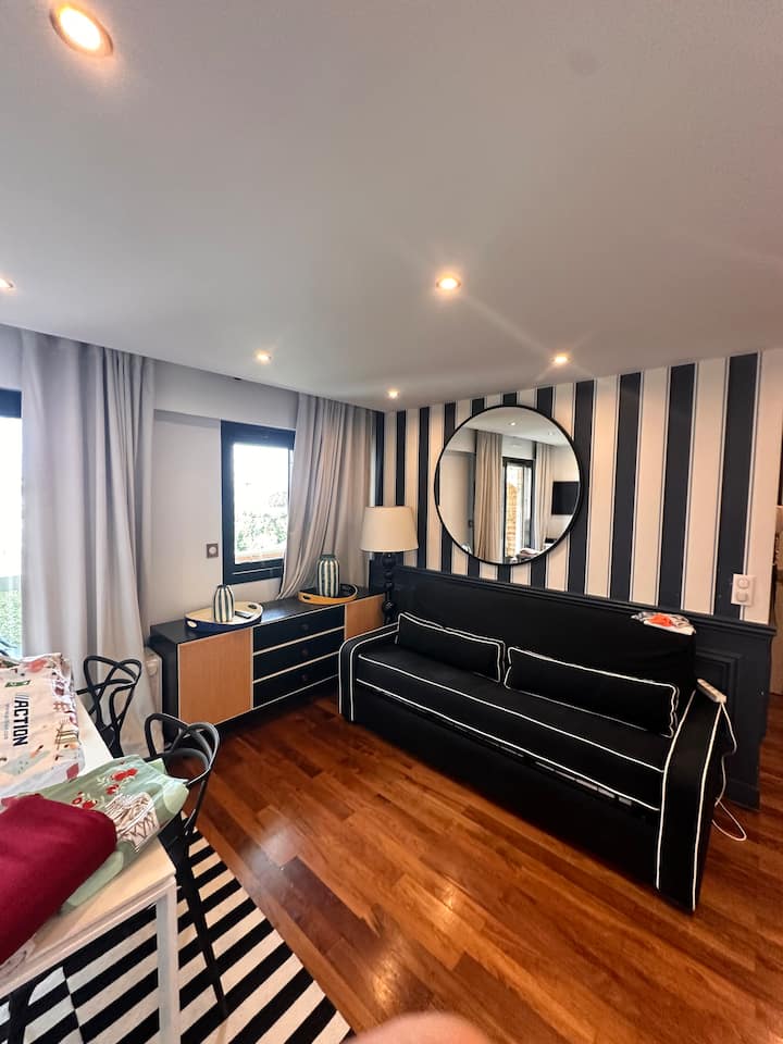 Auteuil  Beau2 Pièces Neuf Terrasse Jaccuzi Calme - Paris