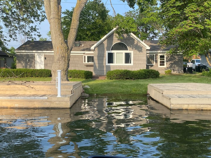 Sylvan Lake Getaway - Pontiac, MI