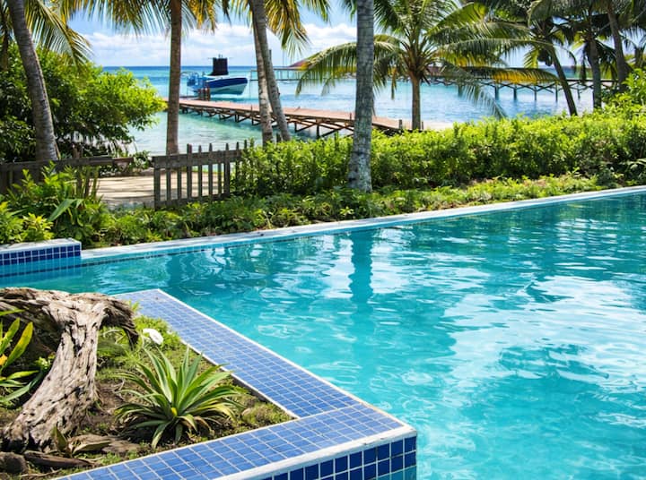 Oceanfront Beach House + Poolside Casita - Belize