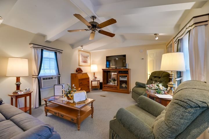 Unwind In The Heart Of The Finger Lakes - Dundee, NY