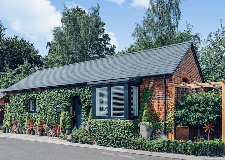 Hunters Moon ~ Romantic Cottage With Woodfired Tub - 旺塔奇