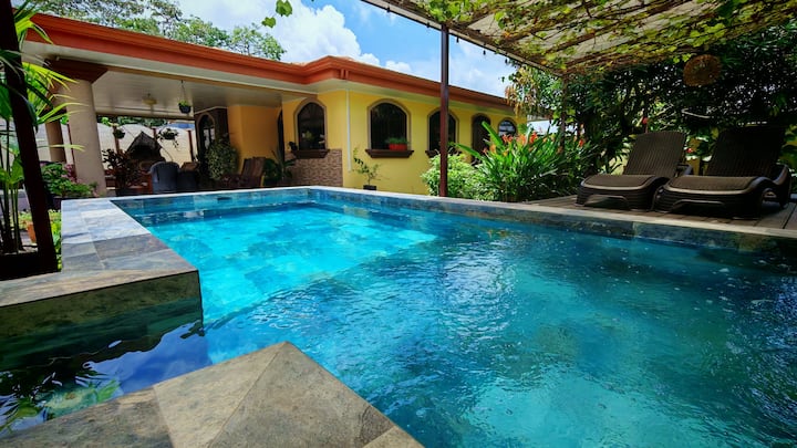 Pool-fortuna Town-volcano Arenal-isabella's House - La Fortuna
