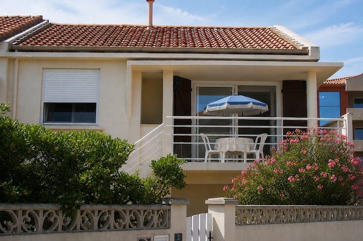 Dans Une Maison De Pêcheur Vue Mer 50m De La Plage - Vendres