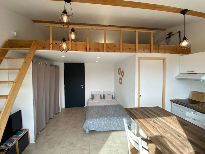 Studio Charmant: Grande Terrasse Et Vue Magnifique - Var