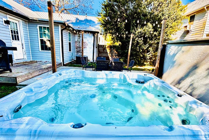 1920 Brick House |Hottub|outside Fireplace|pets - Burlington, NC