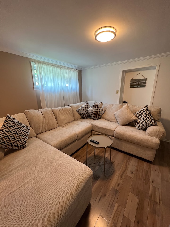 Private Studio With Nespresso, Netflix & Parking! - Repentigny