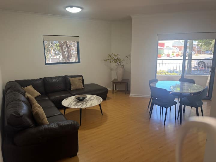 Fremantle 2 Bedroom Ground Floor Apt - Fremantle