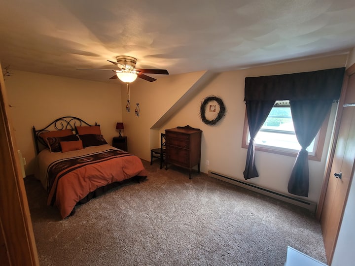Extra Room In House - Full Size Bed - Appleton, WI