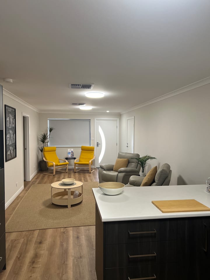 3b Home &  Away  2x2 - Unit 3b - Kalgoorlie - Boulder