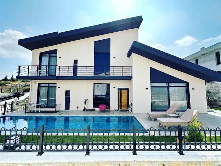 <Mila Villa Focakoy> Müstakil Havuzlu ÖZel Villa - Foça