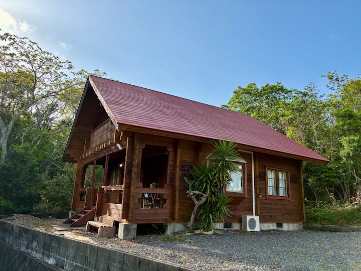【ログハウス一棟貸し】閑静な住宅街で非日常を満喫！サーフィン/ゴルフ/スペイン村（各車で15分圏内） - Shima