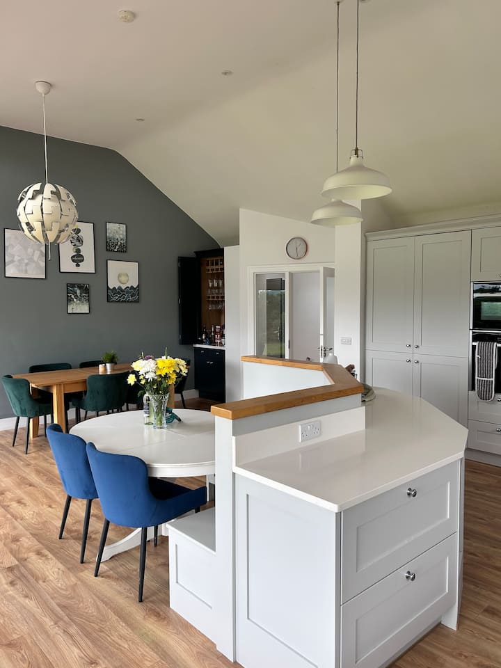 Spacious Family Home With Playground- Lough Derg - Killaloe