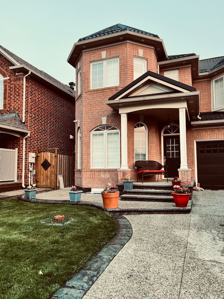 2 Bedroom Cozy New Basement
Apartment - Milton