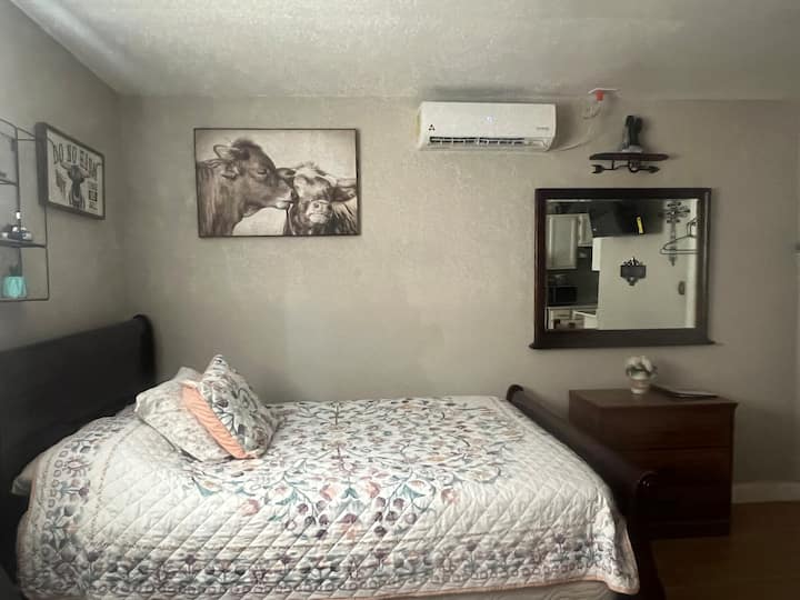 Efficiency Apartment - Garden Ridge, TX
