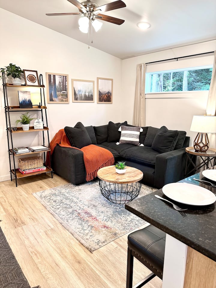 Private-nestled In The Woods-short Walk To Park - Sequim, WA