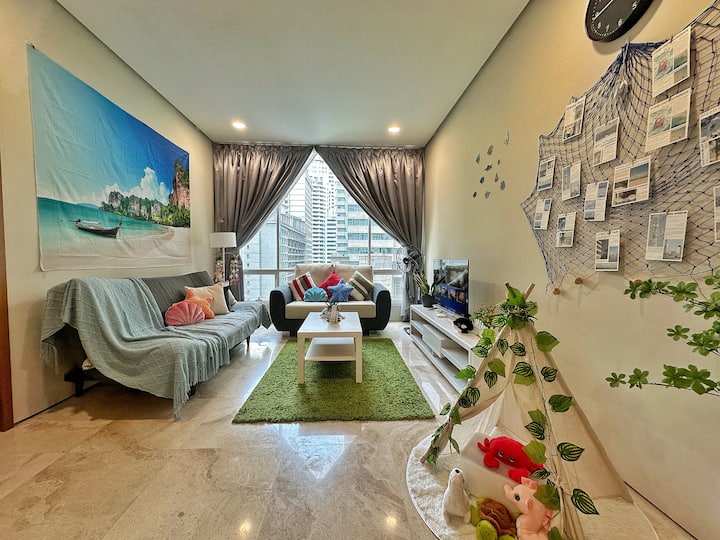 Ocean Breeze Retreat | 2br Pool View With Serenity - Kuala Lumpur