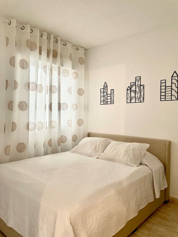 Comfortable Apartment With 2 Bedrooms And Pool - Torrevieja
