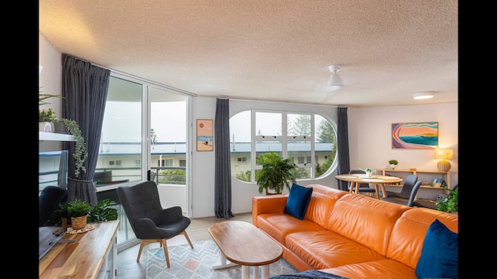 Rocks Throw To Beach | Modern Gem With Pool - Caloundra