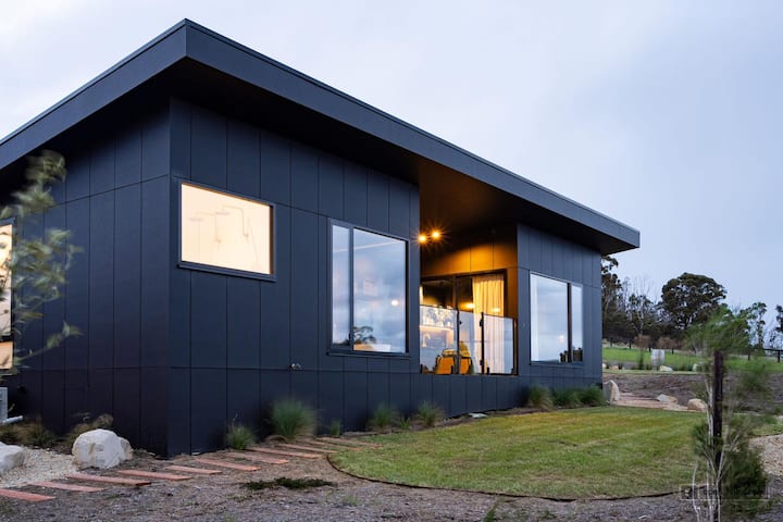 Relaxing Outdoor Bath, Ocean Views, Farm Stay - Primrose Sands