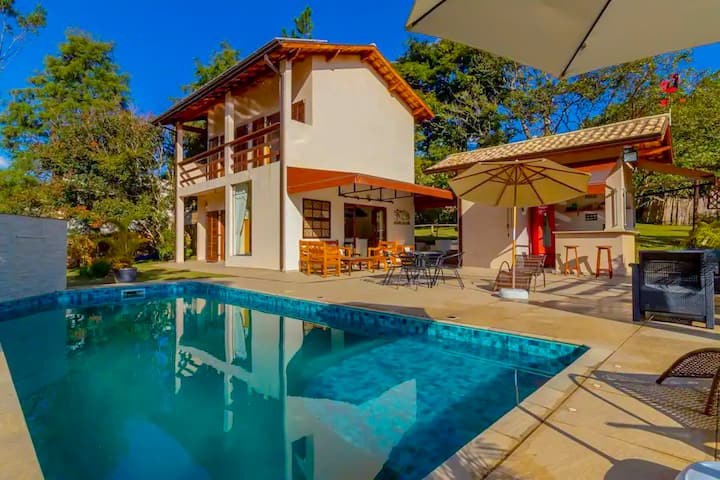 Casa Próxima à Cachoeira C/ Jacuzzi Guararema Hm3 - Guararema