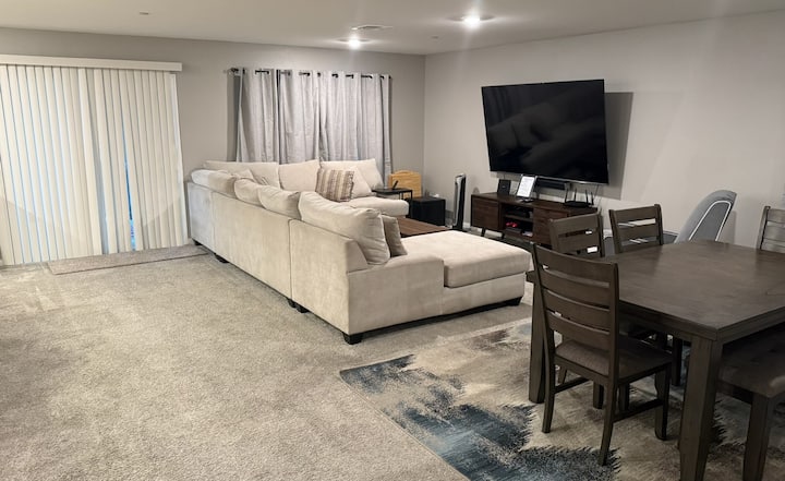 Relaxing 3br W/ Spa & Ev Charger – Sleeps 6 - 蘭開斯特