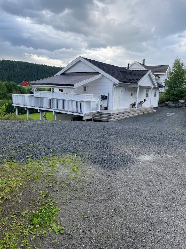 Stort Hus Med Fem Soverom! - Småland