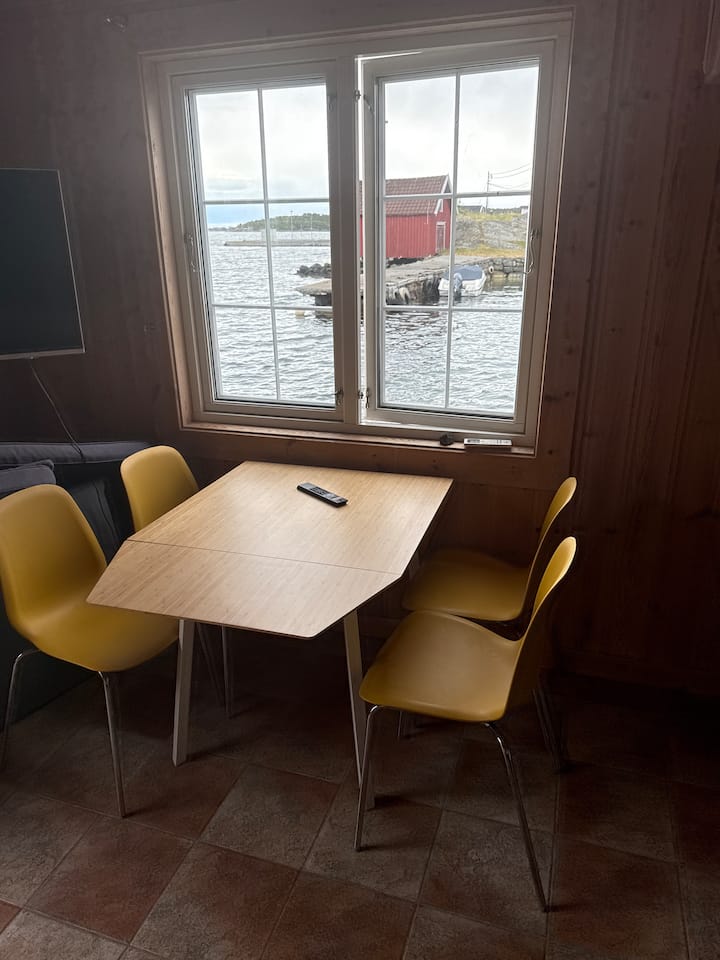 Sjøbu Med Brygge I Kristiansand - Kristiansand