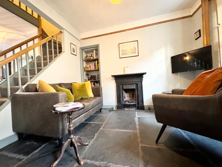 The Old Locksmith, 3 - Bed, Sleeps 6, Pets Welcome - Ulverston