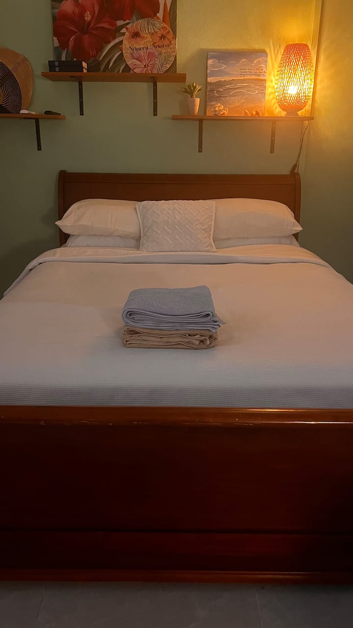 Anibare Bright & Spacious Private Home & Parking - Nauru