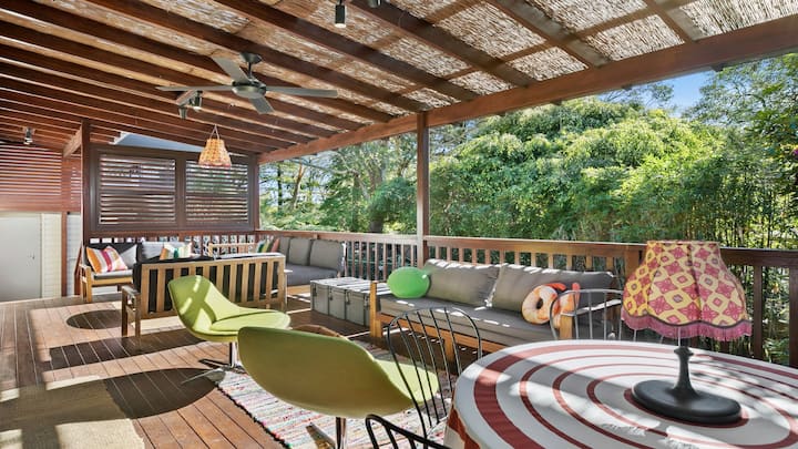 Retro Inspired Cottage Just 100m To Beach - Central Coast