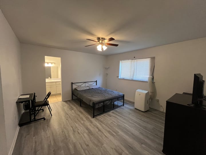 *New Renovation*master Room W/ Private Bathroom - Lancaster, TX