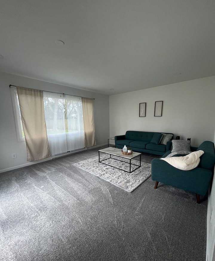 Bowlinggreen Bunkhouse- Sleeps10 - Bowling Green, OH