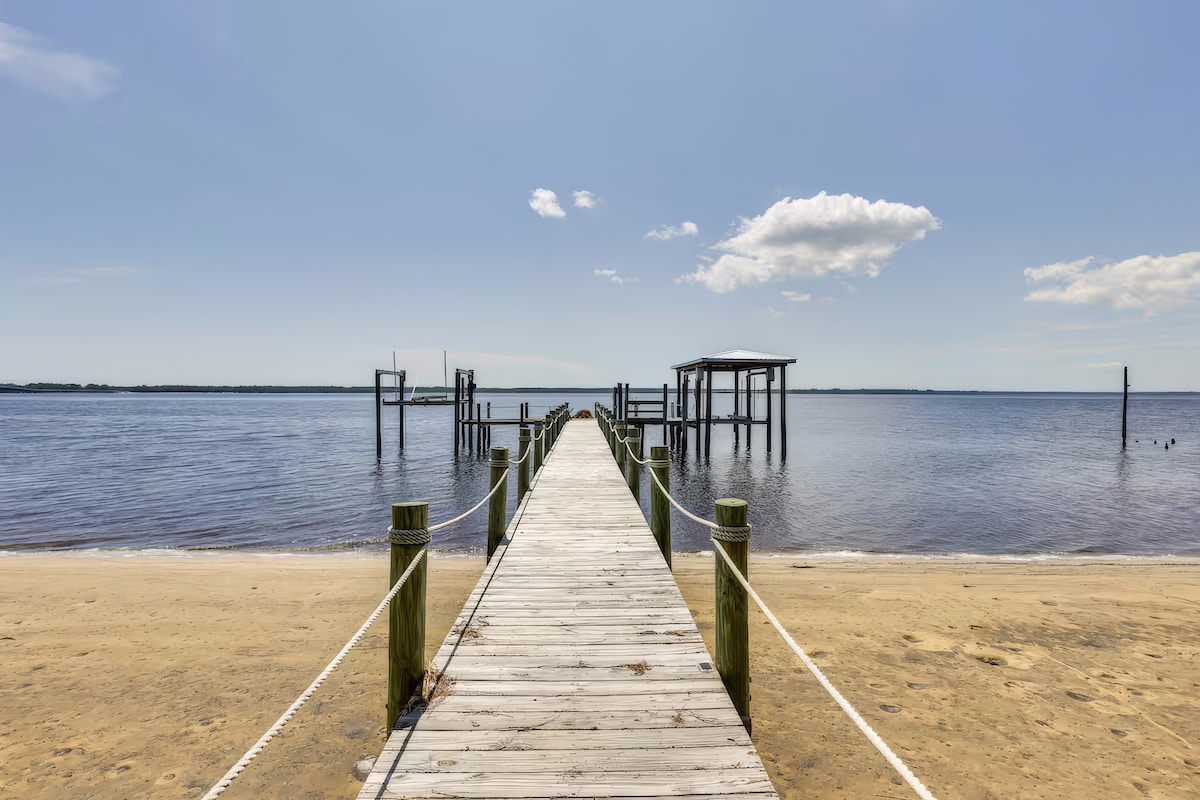 Private Beach & Dock | Peaceful Waterfront Escape - Houses for Rent in ...
