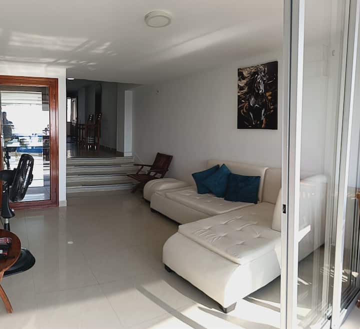 Apartamento Grande Frente Al Rodadero - Santa Marta