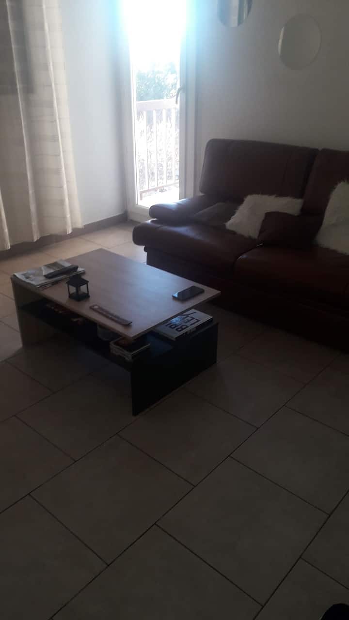 Loue Appartement Meublé Au Calme - Salon-de-Provence