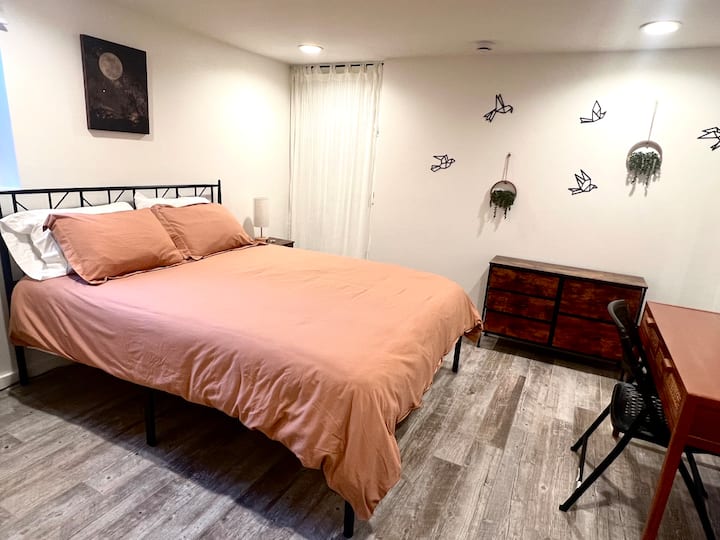 Portland Guesthouse - Portland, OR