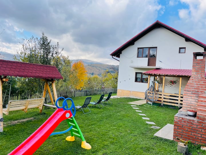 Cozy Mountain House - Valea Doftanei
