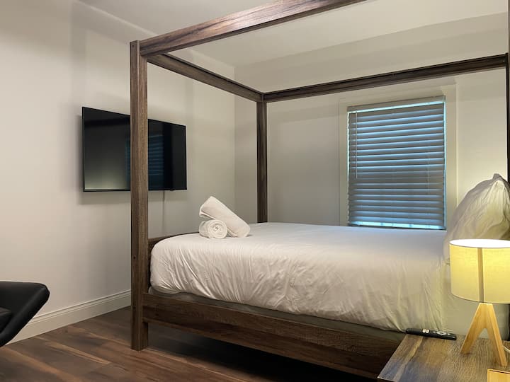 Private Suite In Plano - Plano