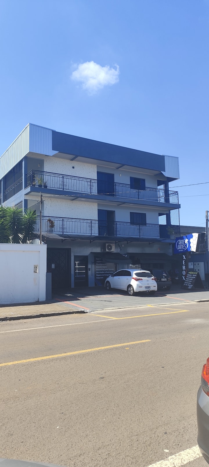 Espaçoso, Mobiliado Com  Ar Cond Próx Ao Centro - Cascavel