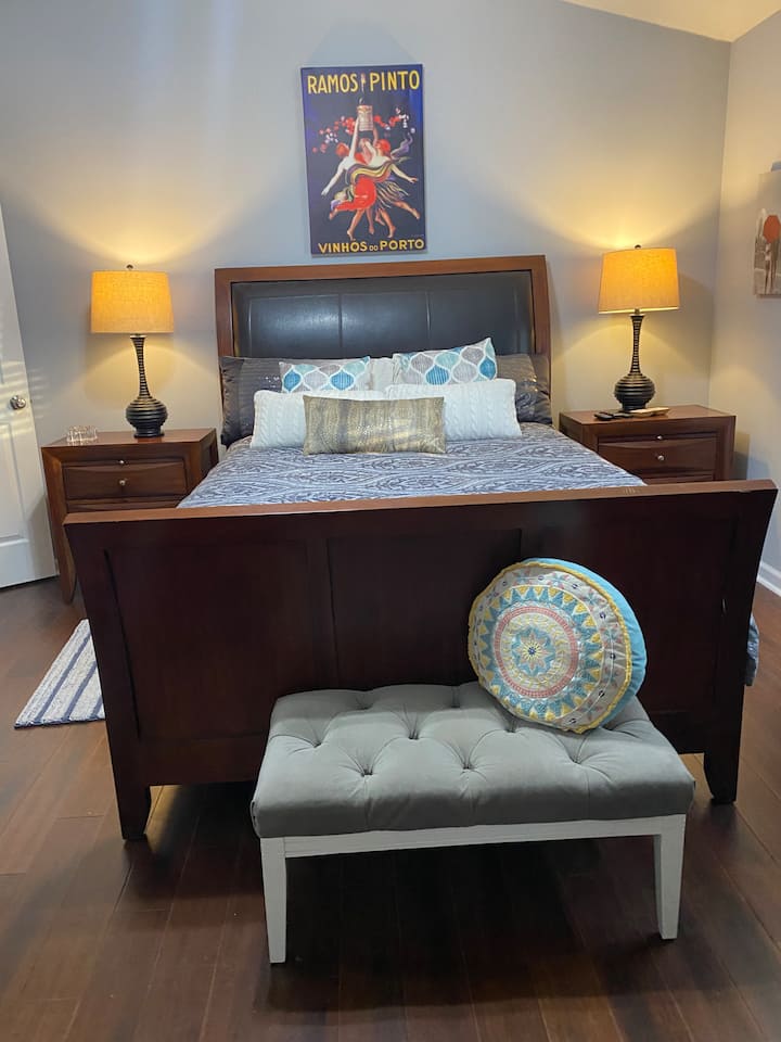 Comfortable Private Bedroom - Suwanee, GA