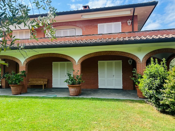 Villa Elegante In Forte Dei Marmi - Massa