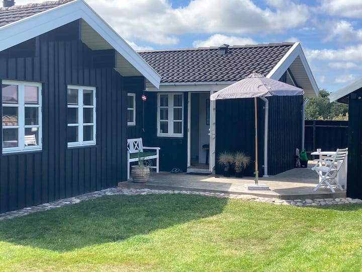 Sommerhusidyl Ved Strand Og By - Tversted