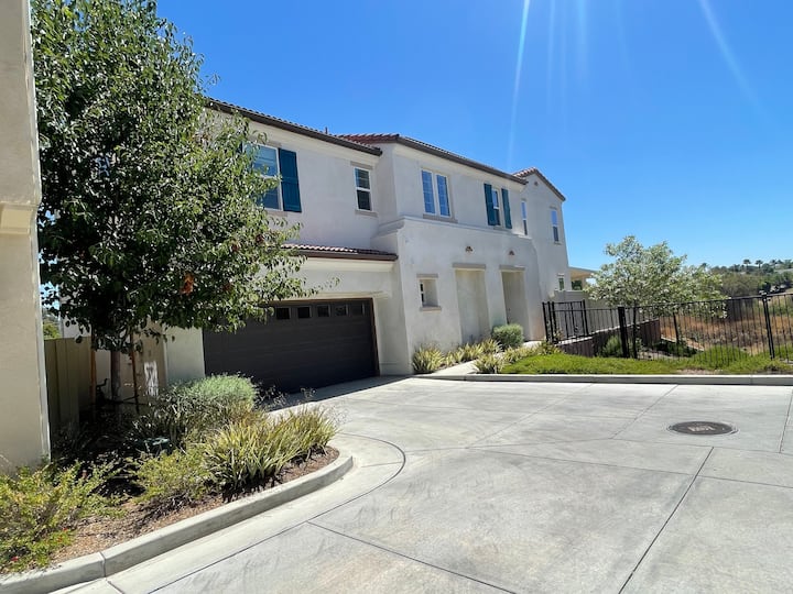 Modern 4 Br Home In Murrieta - Temecula, CA