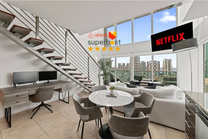 Skyline Serenity Bi-level Loft With Ocean View - Miami, FL